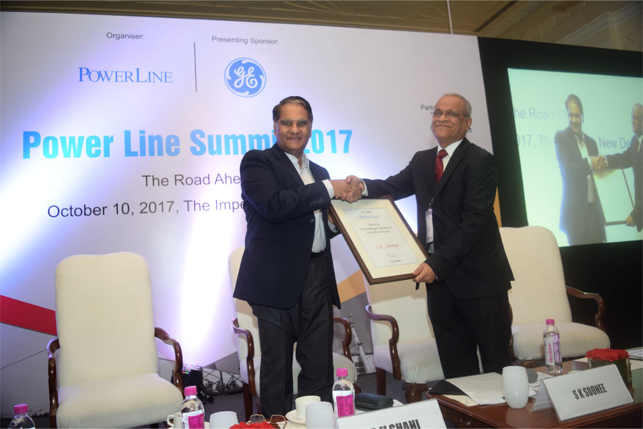 R.V. Shahi presents the Power Line Award for Outstanding Contribution ...